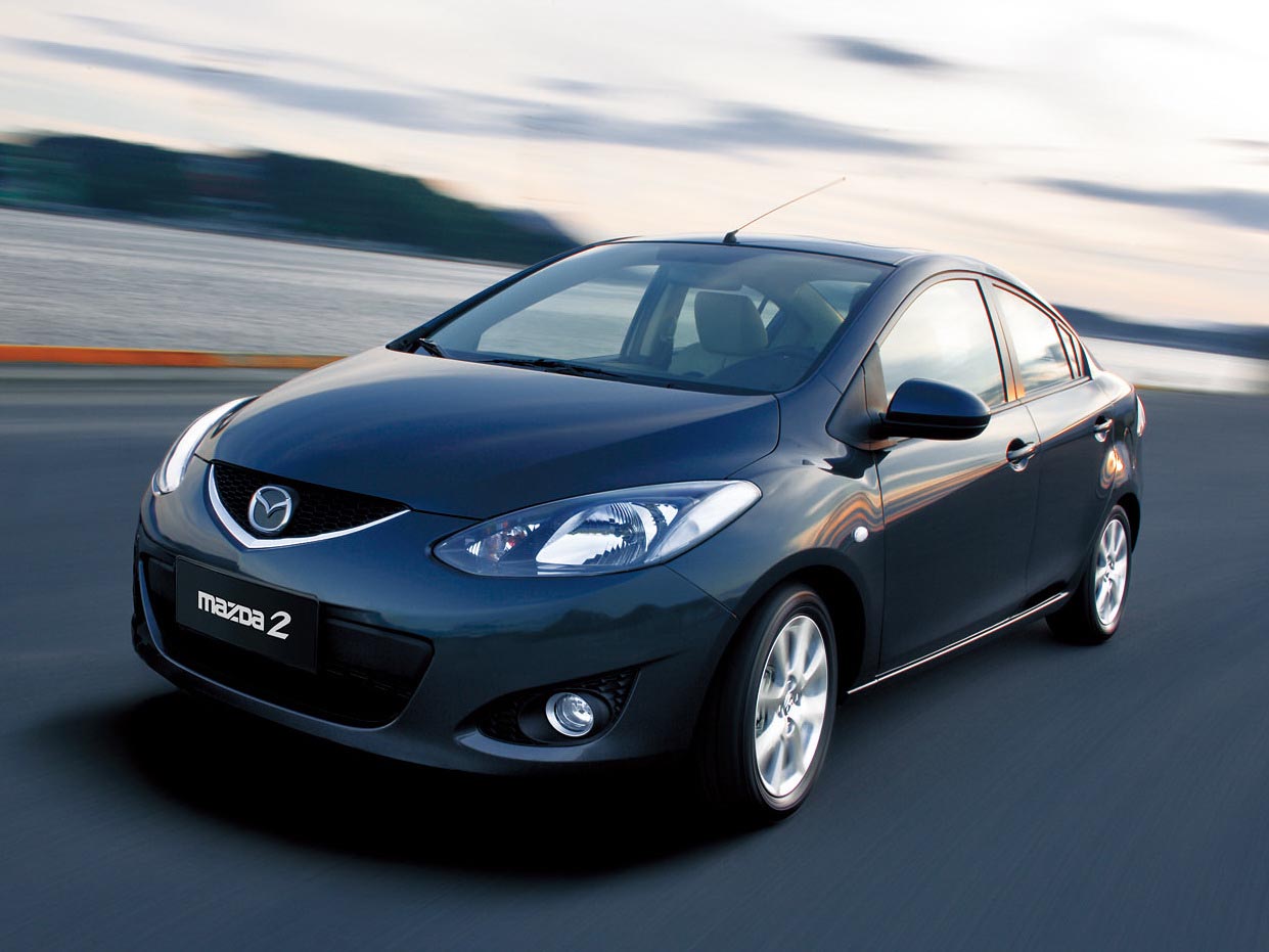 Mazda 2 Sedan