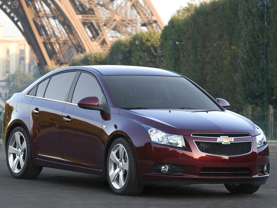 Chevrolet Cruze întârzie