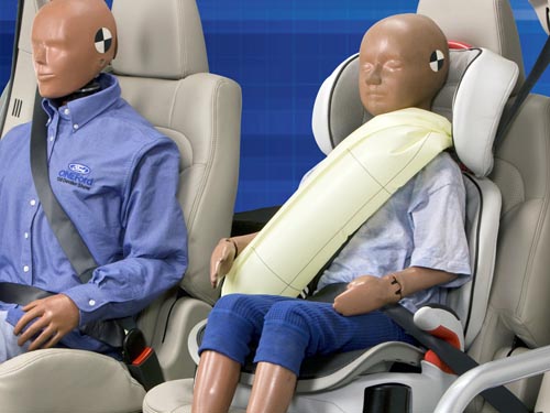 Ford lansează primul airbag integrat în centură
