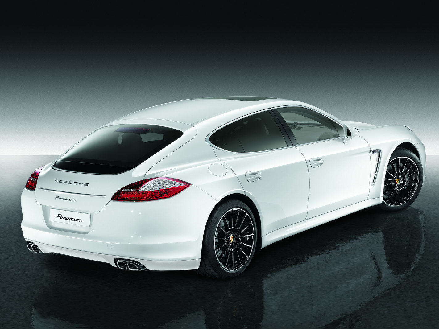 Porsche Panamera pachete de performanţă de uzina