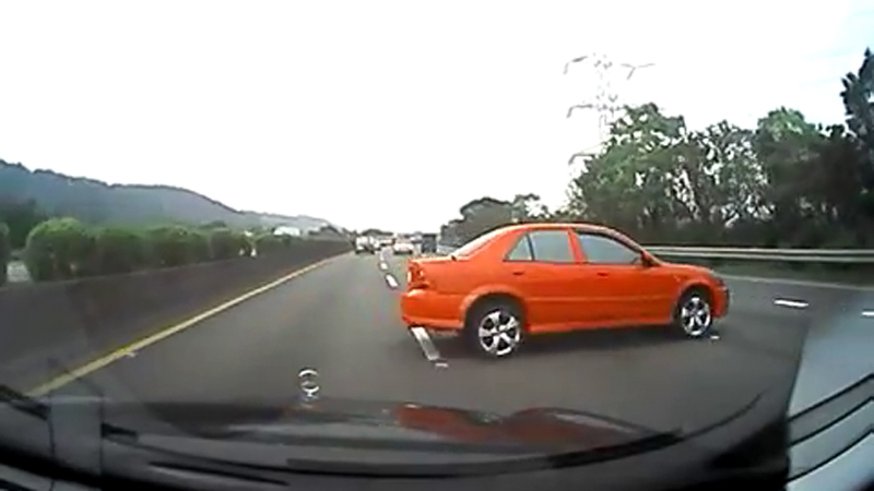 VIDEO: cum să eviţi un obstacol pe autostradă