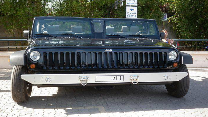VIDEO: La plimbare cu două modele Jeep Wrangler siameze
