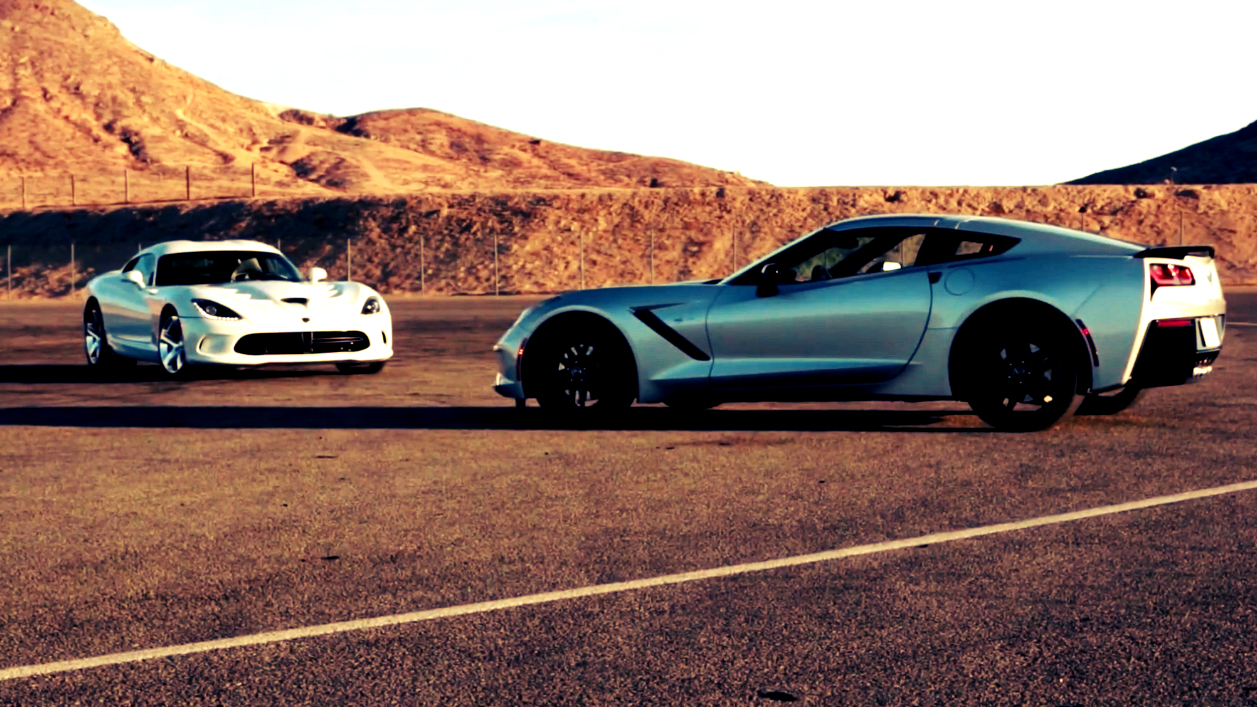 Bătălia granzilor: Chevrolet Corvette vs. Viper SRT. VIDEO