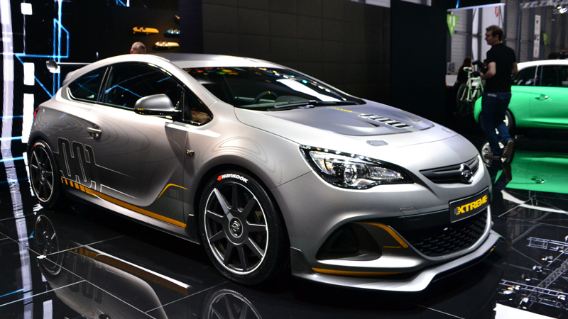LIVE GENEVA 2014: Astra OPC Extreme, băiatul rău din standul Opel