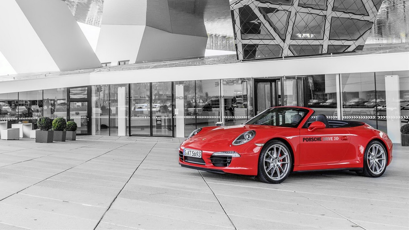 Încă un motiv pentru a vizita muzeul Porsche: maşini de închiriat, de ...