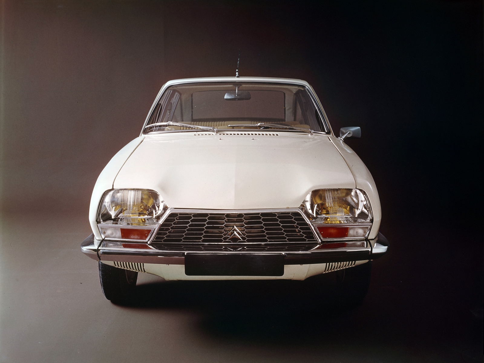 Citroën GS avea nevoie doar de trei roţi ca să fie funcţional. Şi ...