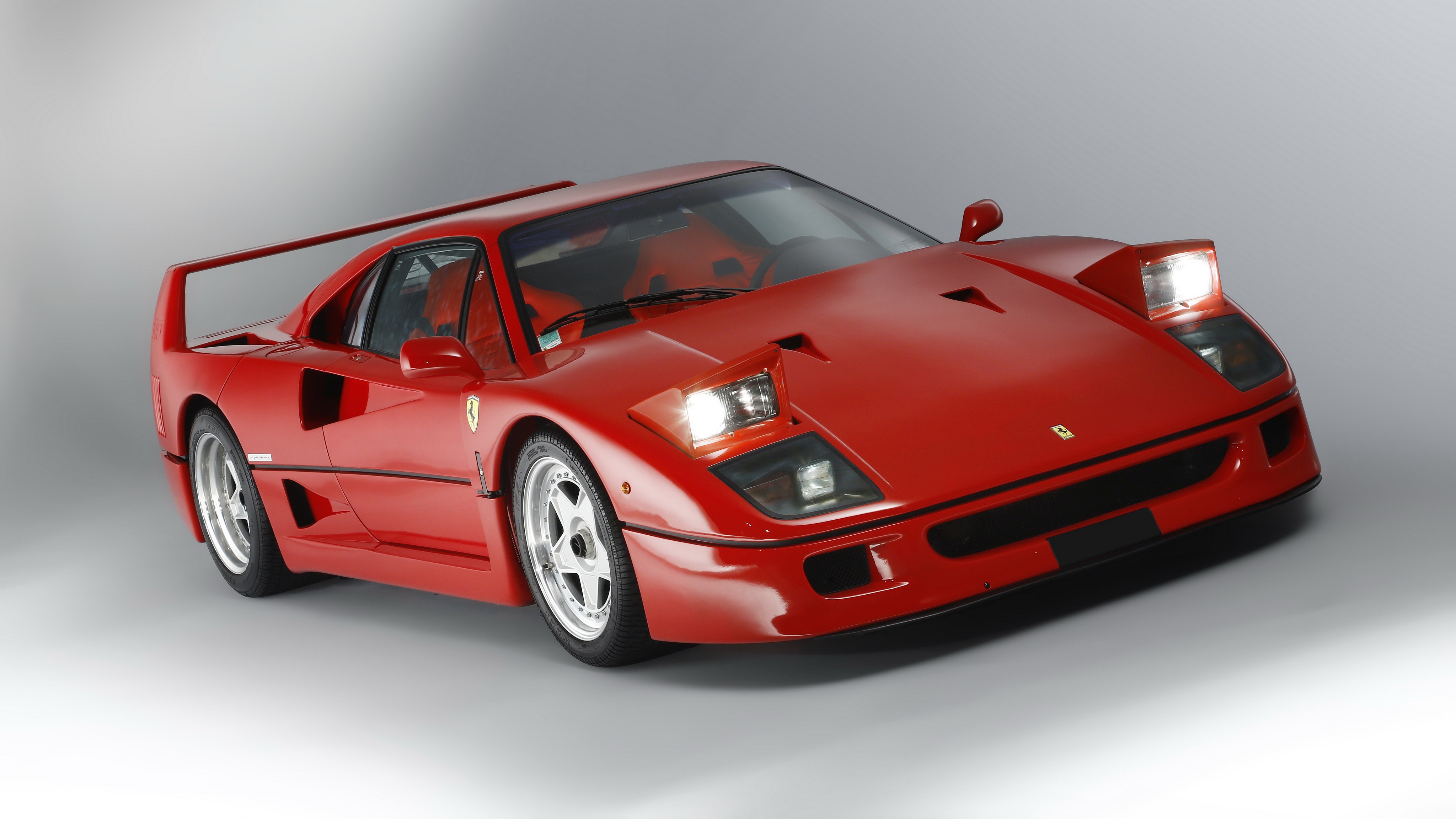 Ferrari F40 se vinde cu 1,12 milioane de euro şi toată lumea spune că e ...