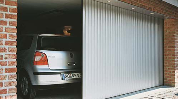 O companie i-a dezactivat unui client uşa de la garaj pentru un motiv bizar