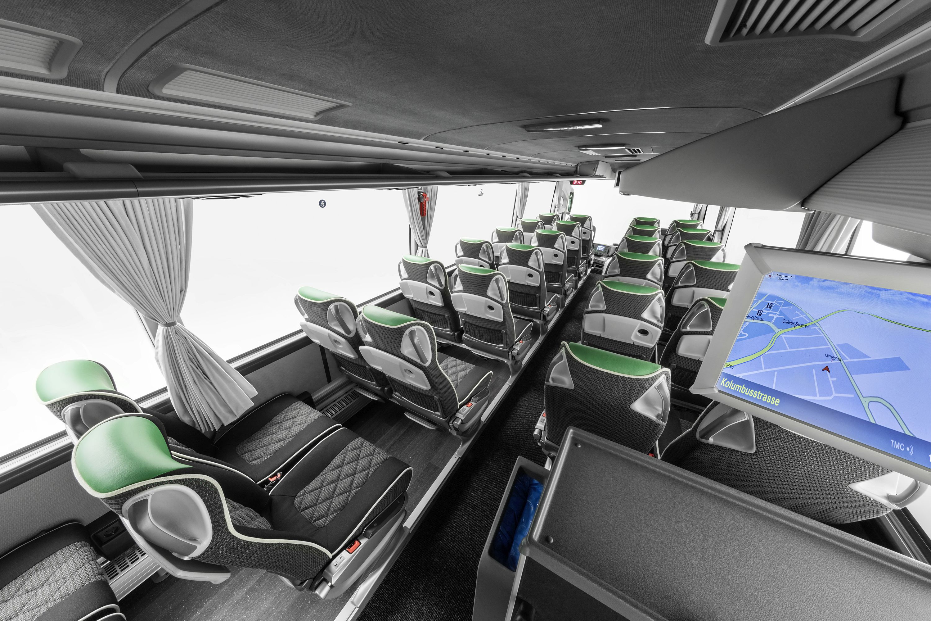 Mercedes-Benz Tourismo RHD - Autocarul care rescrie standardele în clasa sa