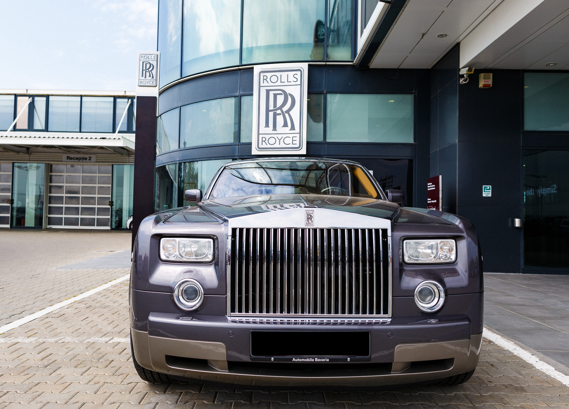 Schmidt Premium Cars investeşte într-un centru de excelenţă în vânzări ...