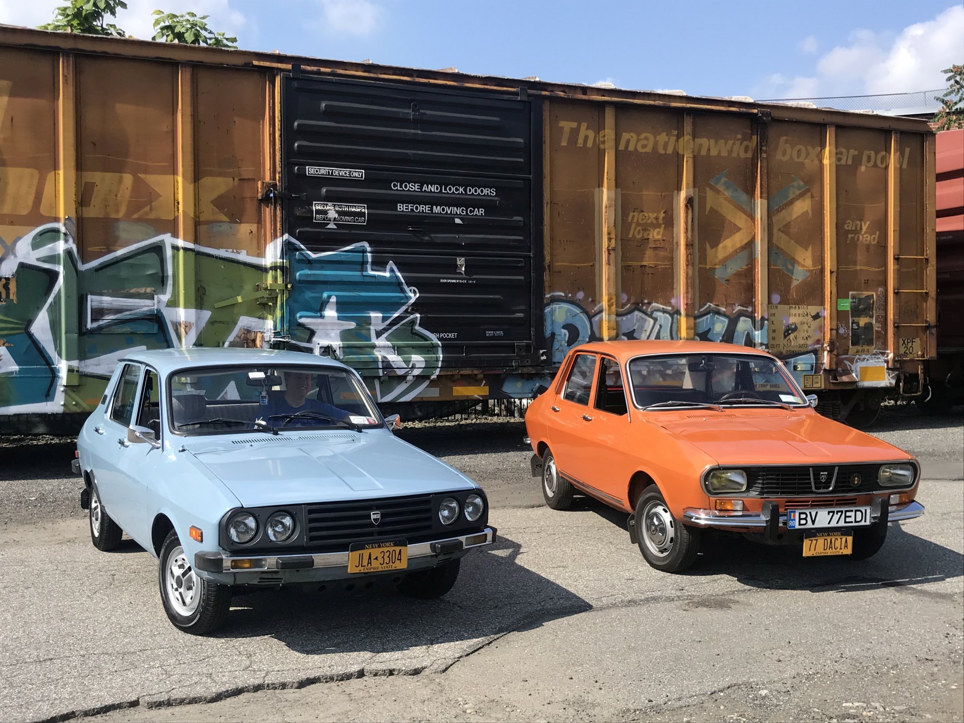 Prima Dacia 1310 a ajuns la New York! Câte Dacii sunt în Statele Unite ...