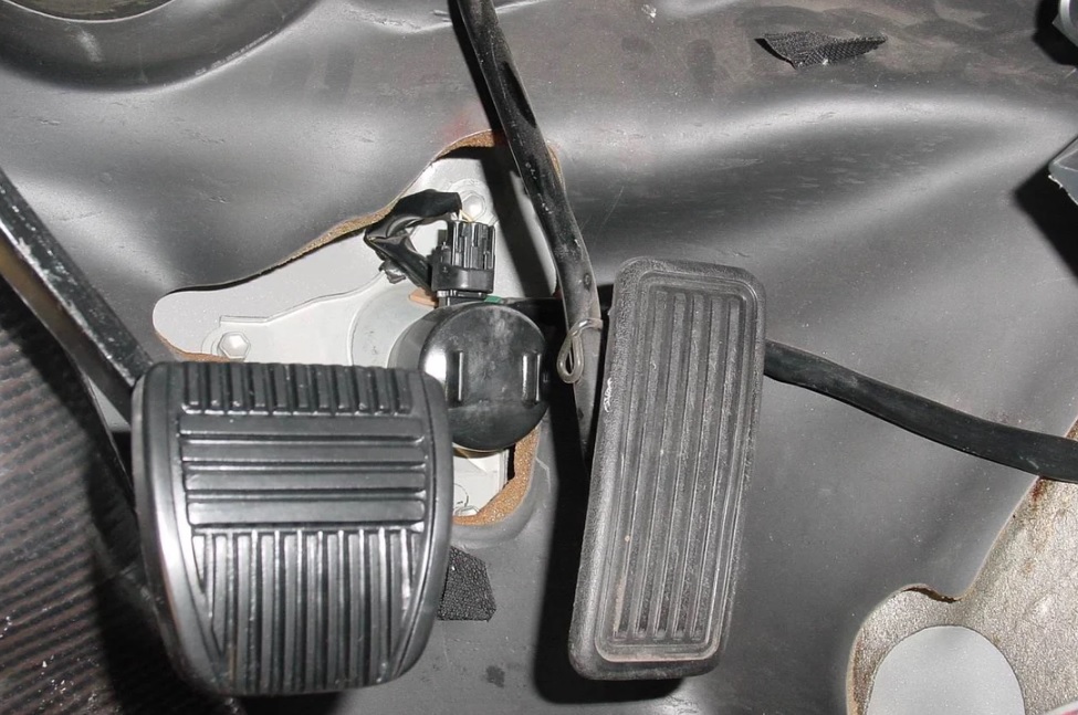 Ce este butonul de kickdown al transmisiei