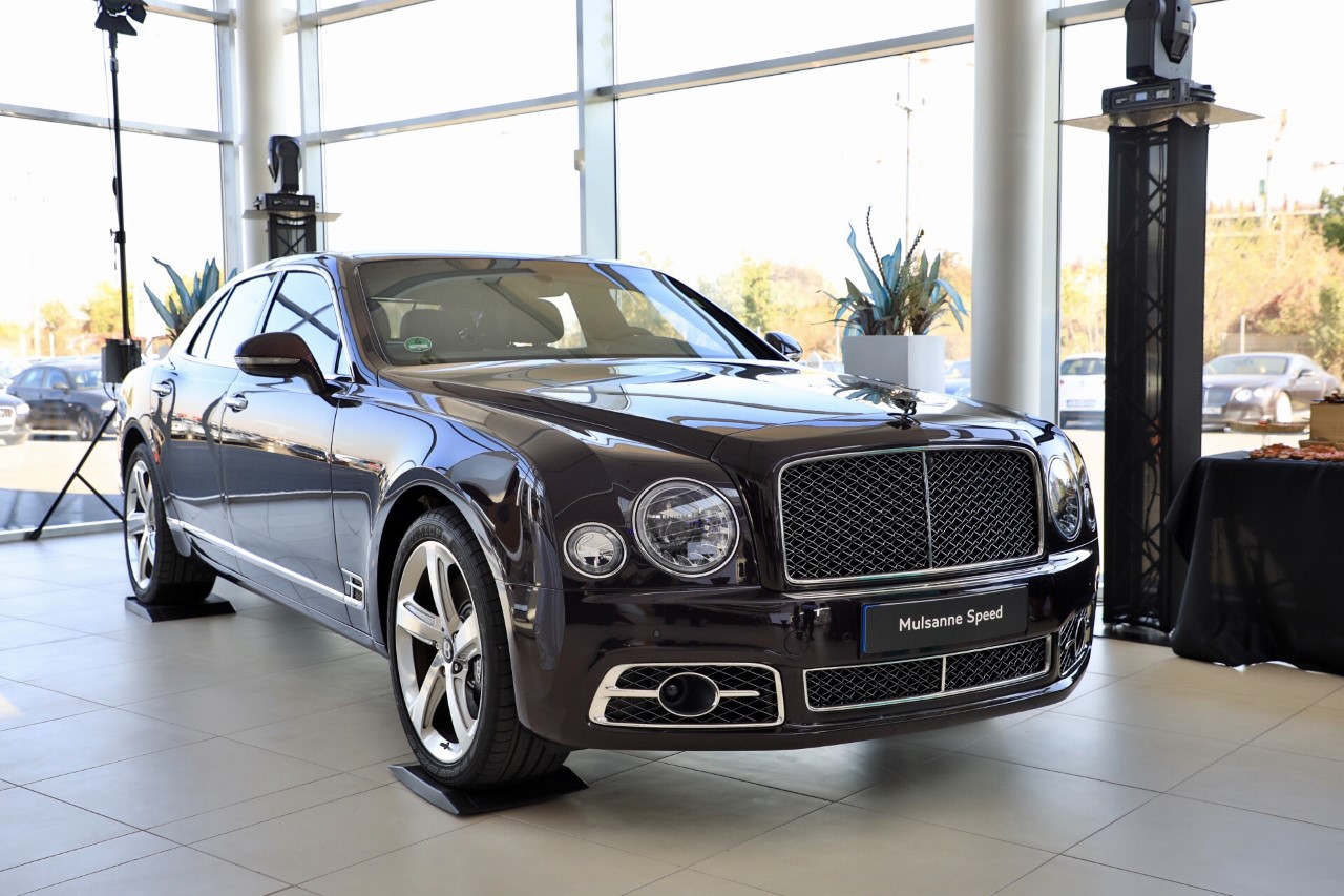 Bentley inaugurează noul său concept de showroom de lux la Bucureşti - FOTO