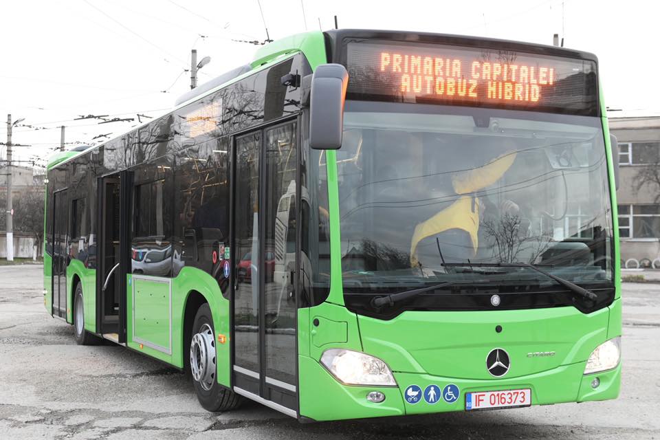 Primele imagini cu autobuzele hibride care vor circula în București