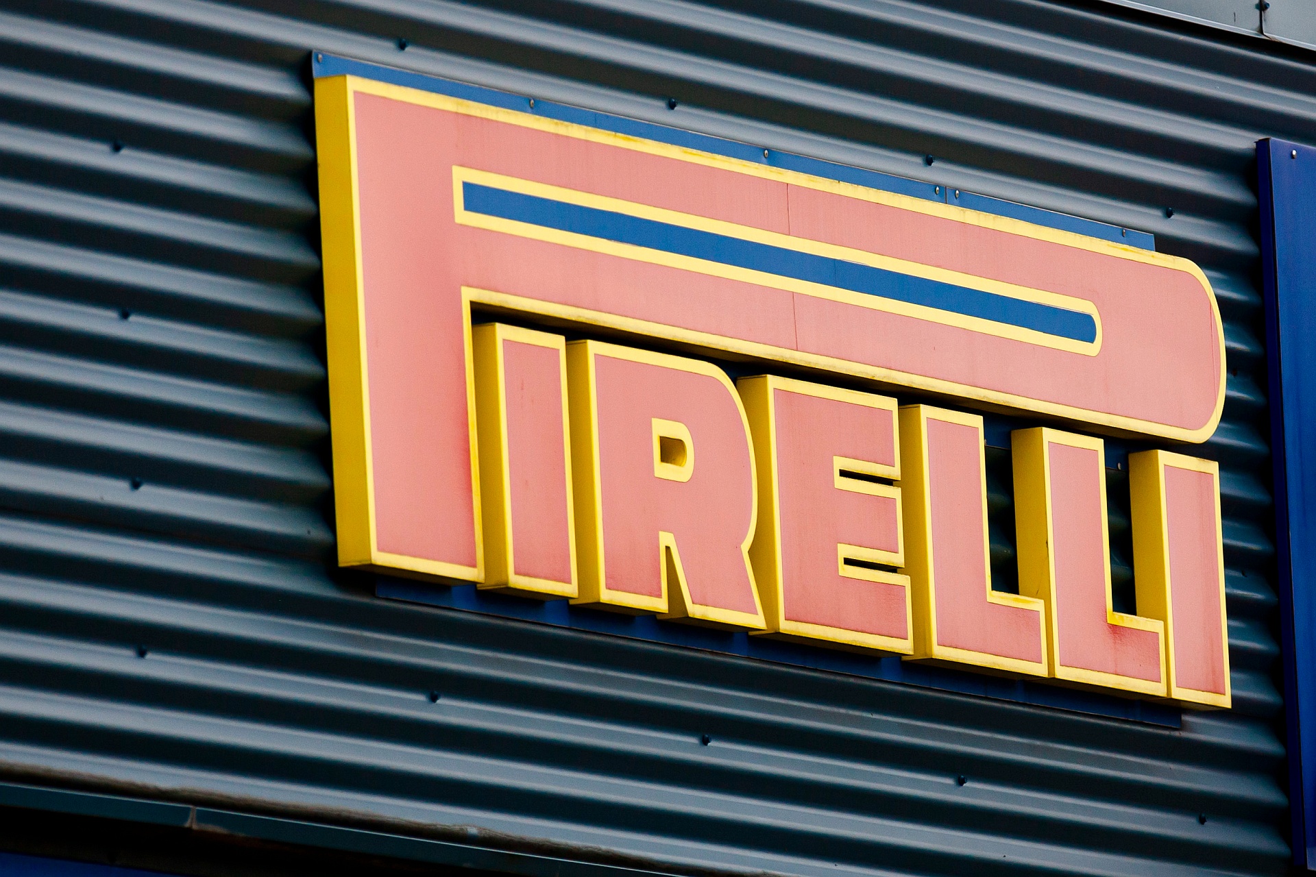 Pirelli trimite 4.000 de oameni în șomaj tehnic | Promotor