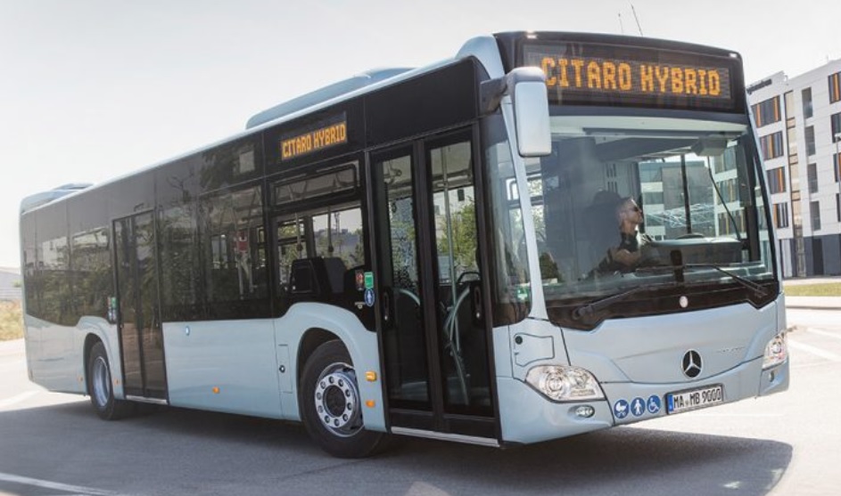 Primul autobuz hibrid Mercedes cumpărat de Primăria Capitalei a fost ...