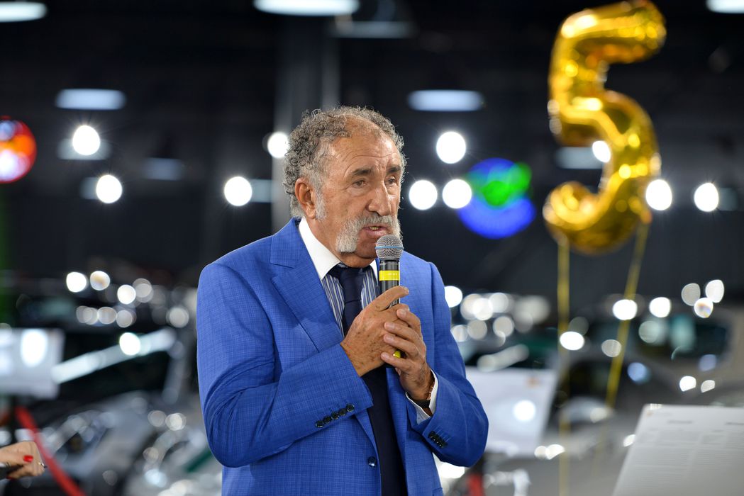 Numai Ion Țiriac putea face asta. A uitat de două mașini Ferrari în ...