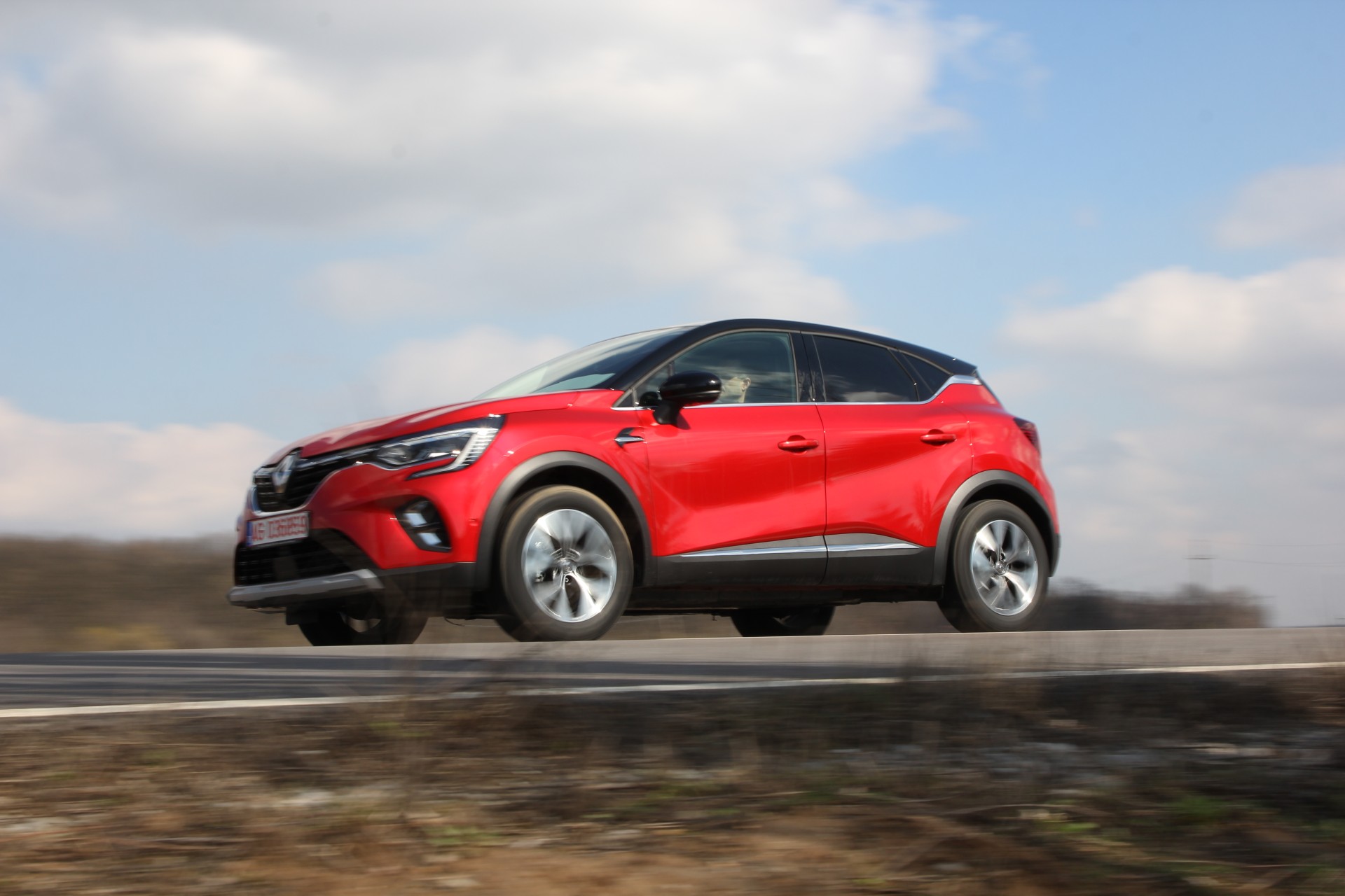 Test drive Renault Captur: francezul este croit din stofă fină
