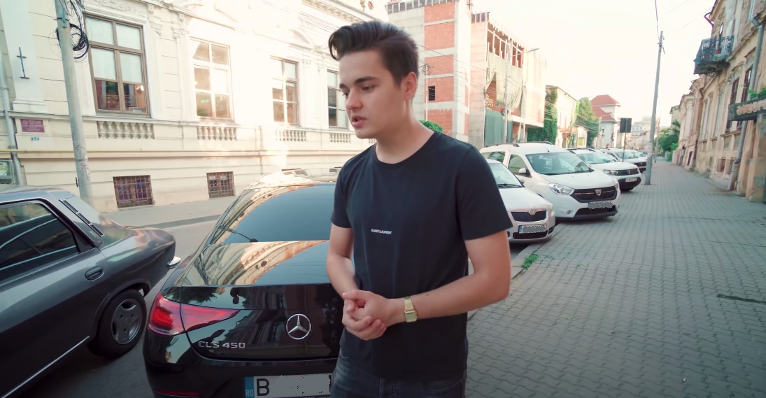 Care este, de fapt, motivul pentru care Selly și-a vândut mașina, un Mercedes-Benz CLS, și și-a ...