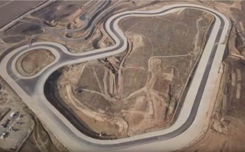 Orașul din România în care se construiește un circuit pentru mașini ...