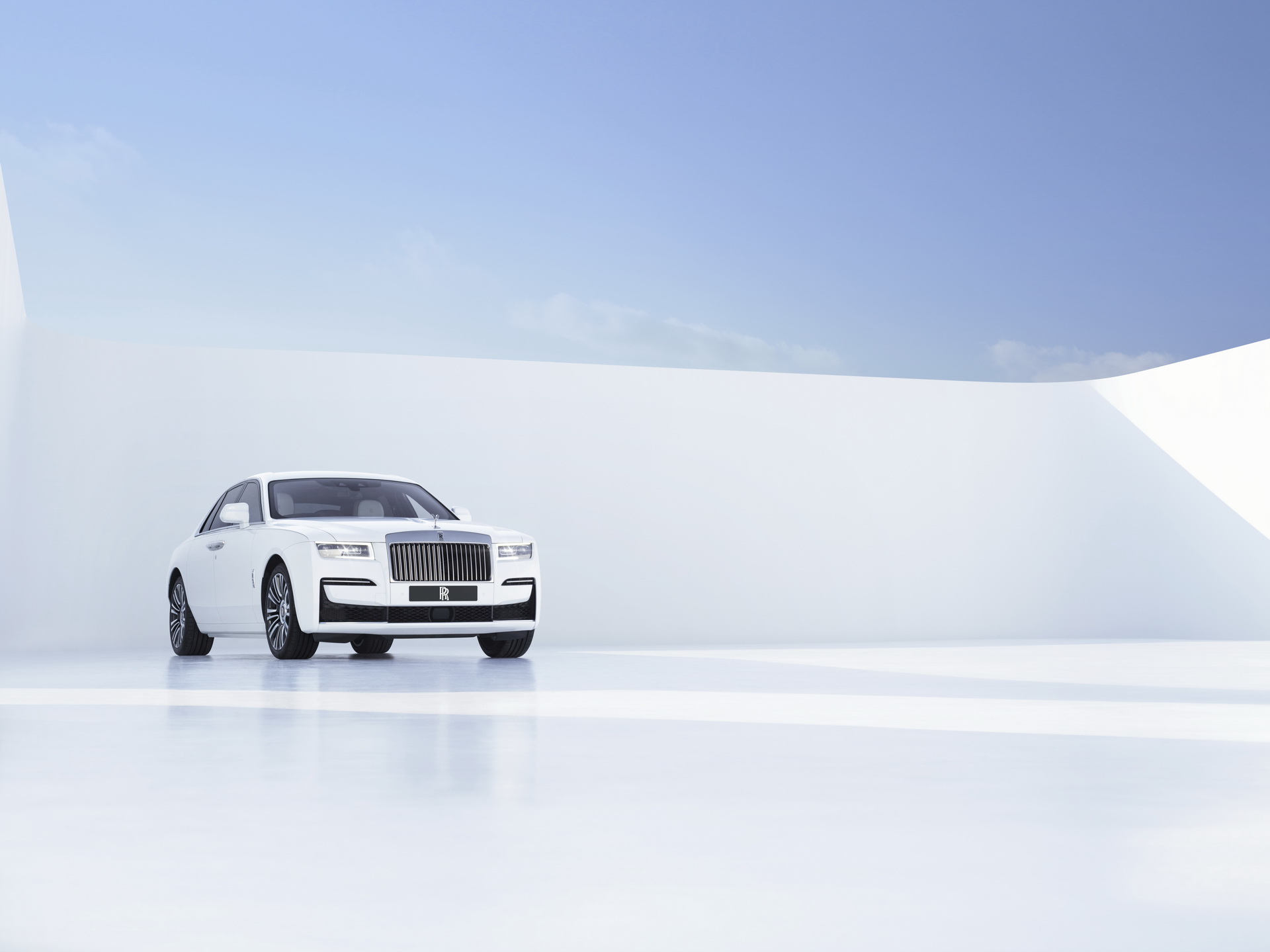 Noul Rolls-Royce Ghost - Lux minimalist și tehnologie din viitor