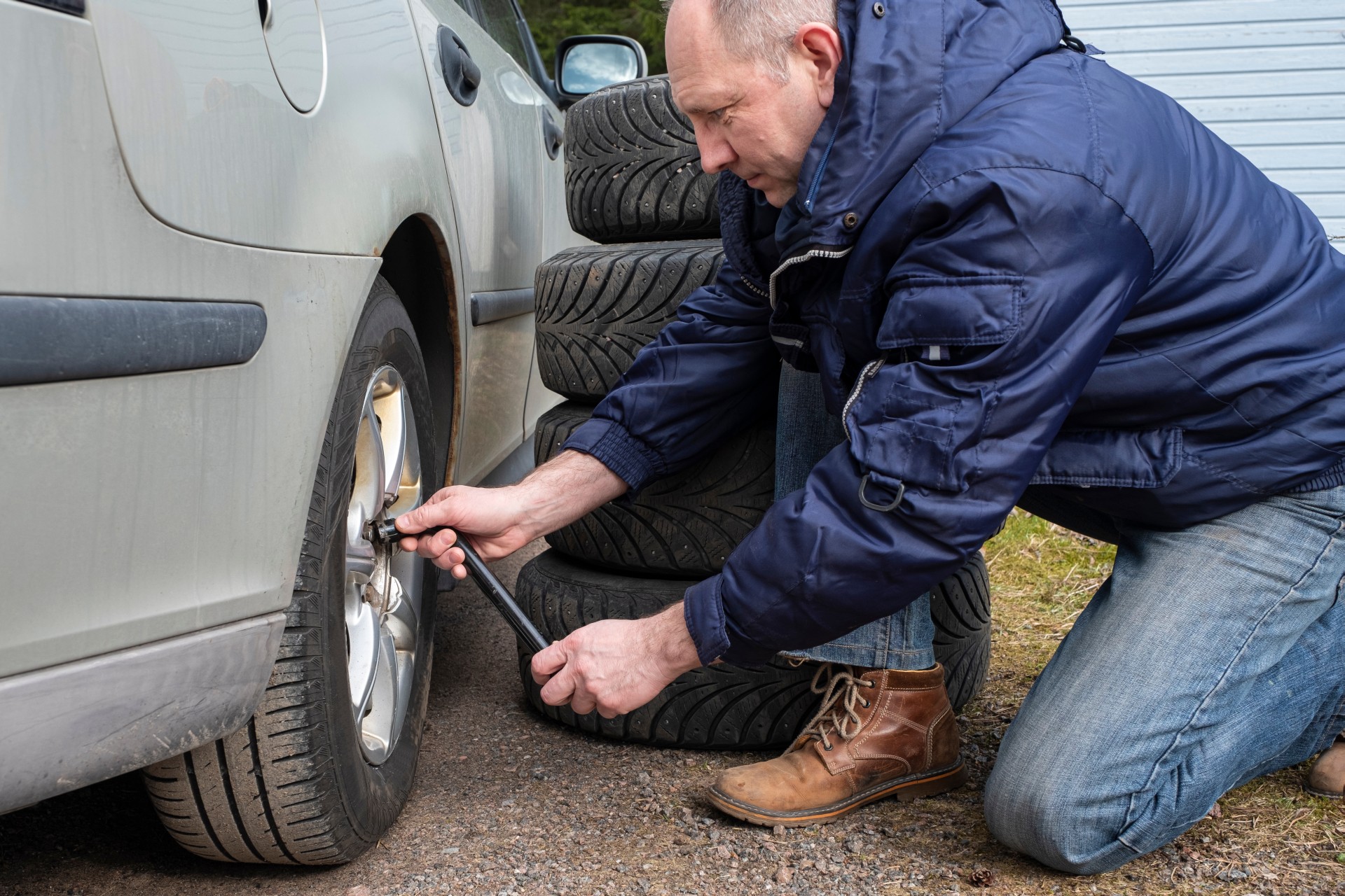 Cum să îți schimbi singur roțile mașinii: Instrucțiuni pas cu pas