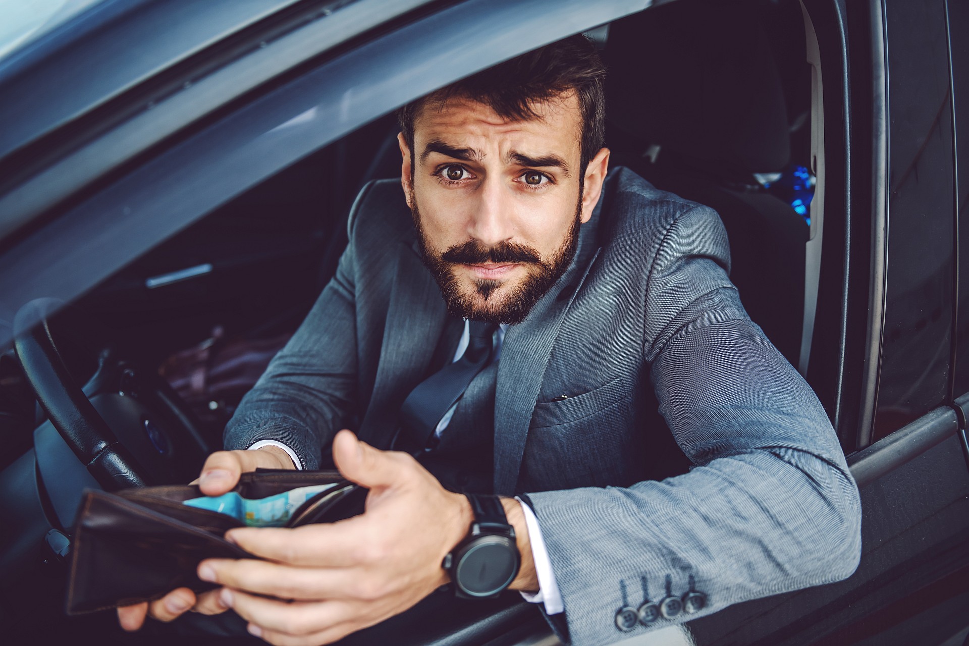 Gest necugetat: un tânăr polițist a refuzat mita oferită de un șofer