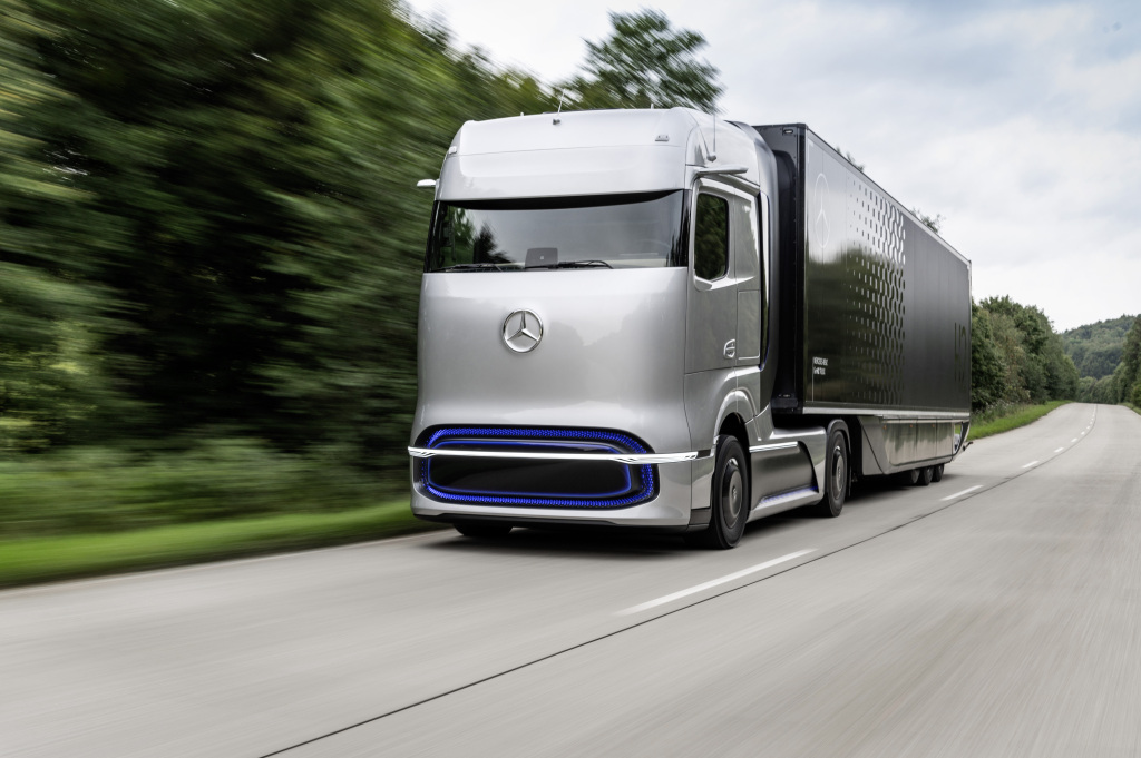 Cele mai inovatoare camioane electrice. Mercedes-Benz eActros și GenH2 ...