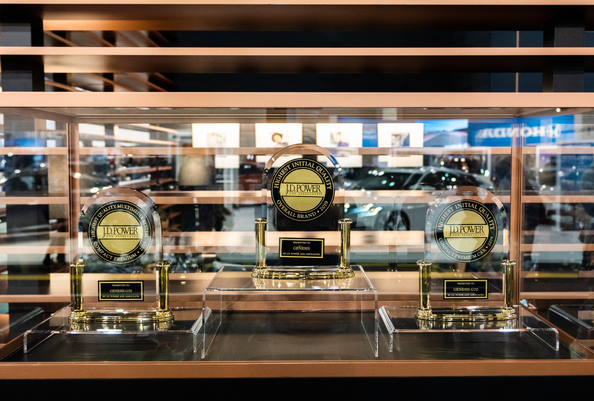 Tesla face progrese dar rămâne în coada clasamentului JD Power