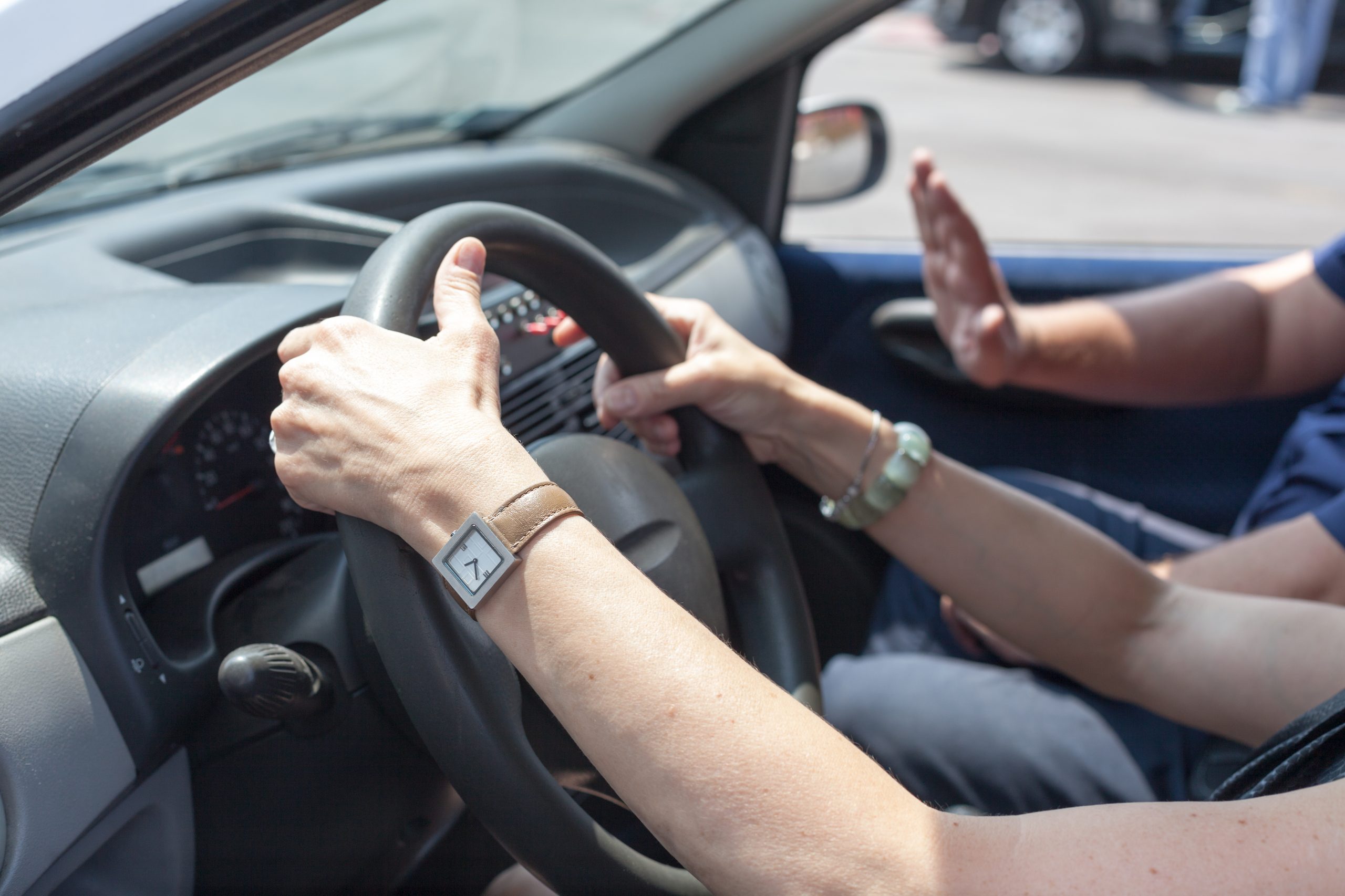 De ce e interzisă școala de șoferi pe autostradă? Pe unde au voie să ...