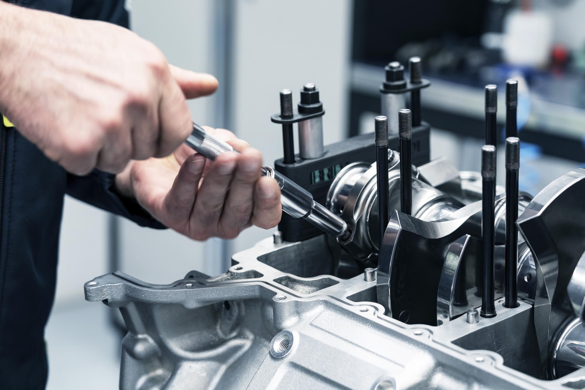 Industria auto este în șoc: Euro 7 e game over pentru motorul termic