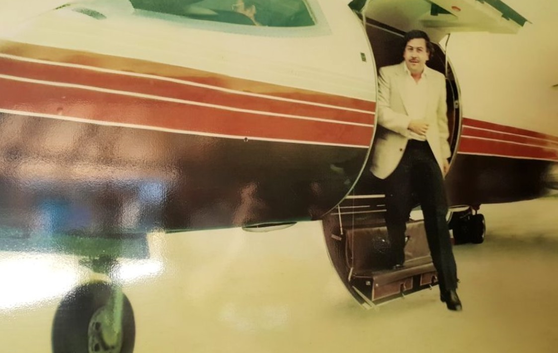 Cu cât se vinde o mașină care i-a aparținut lui Pablo Escobar?