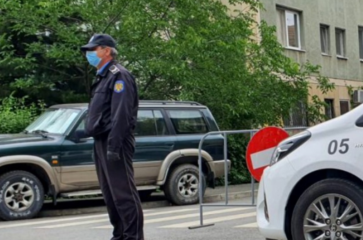 Mai mulți polițiști locali au prezentat scutiri medicale pentru a evita ...