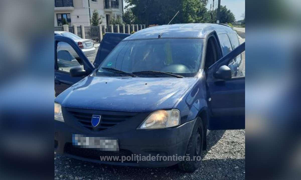 Cum încap 15 bărbați într-o Dacia Logan? Poliția de Frontieră a aflat