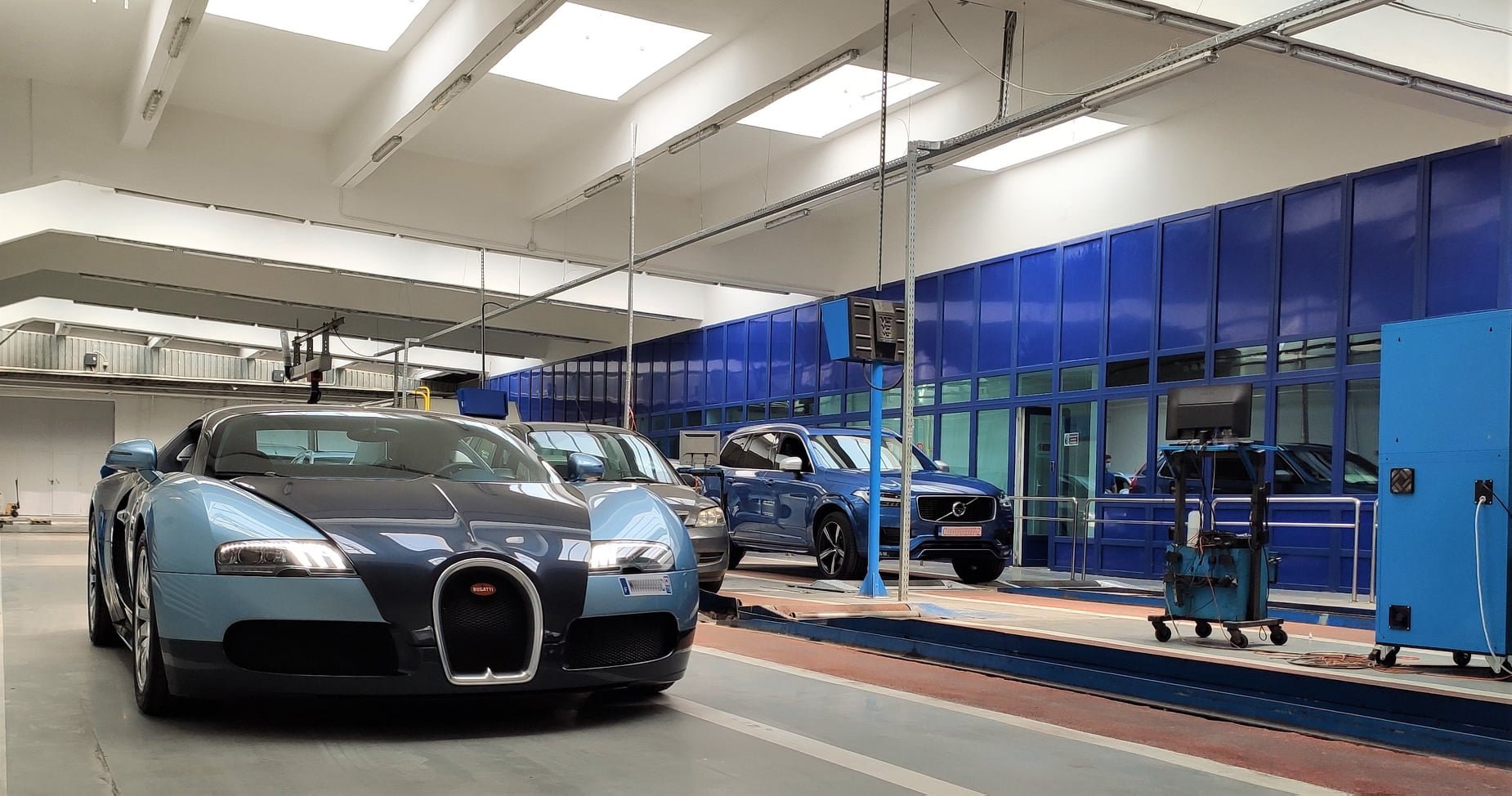 Minunea de la RAR: Un Bugatti Veyron 16.4 a fost înmatriculat în România