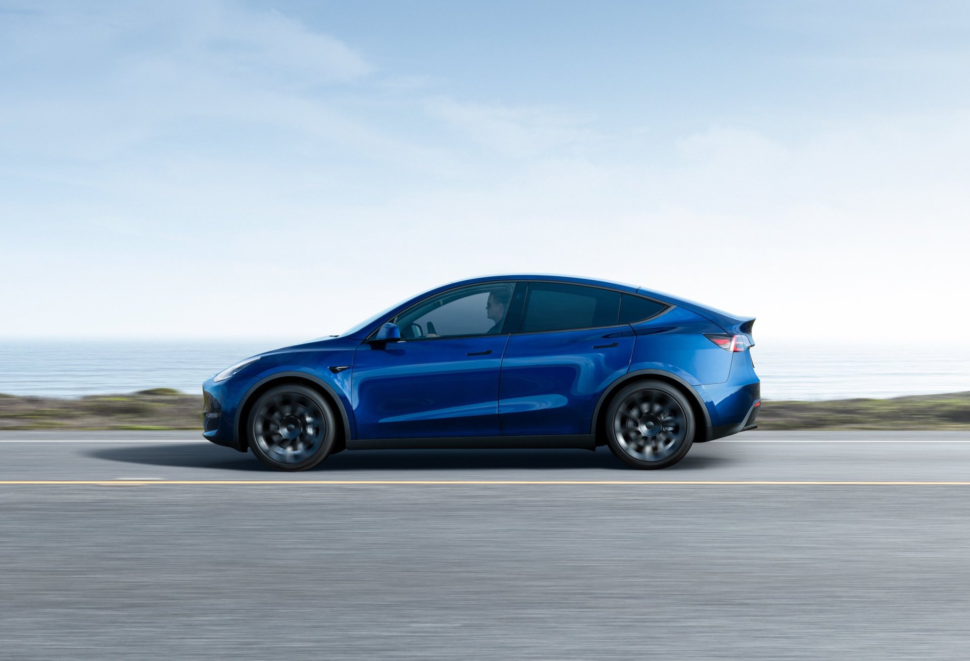 Tesla renunță la navigația gratuită și o transformă într-un serviciu cu ...