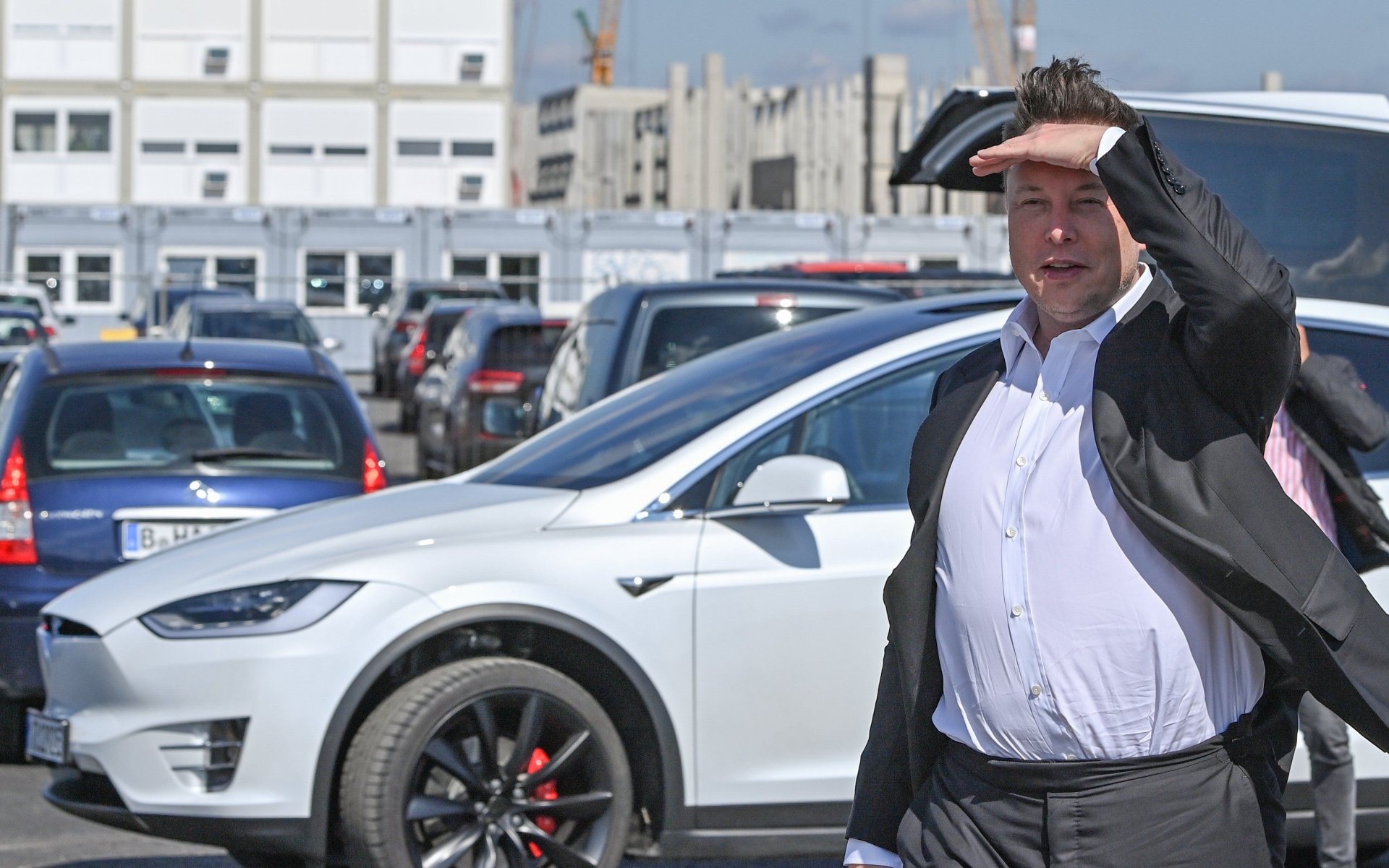Tesla începe producția de serie la fabrica din Berlin. Elon Musk va fi ...