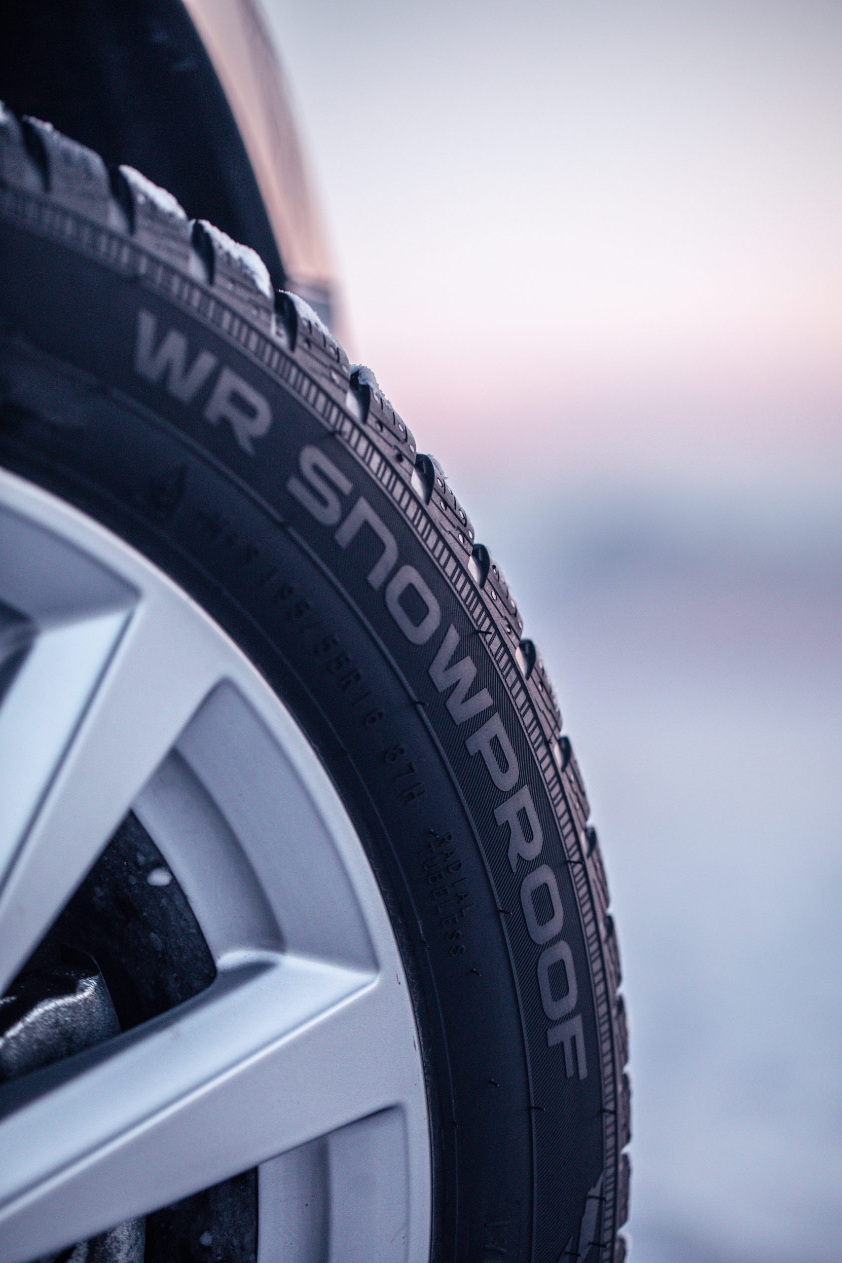 Cât rezistă un set de anvelope și care sunt principalii factori care determină uzura acestora ...