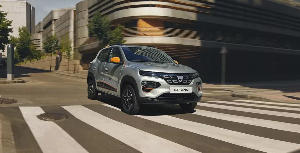 Cu cât a scumpit Dacia noul model electric Spring?