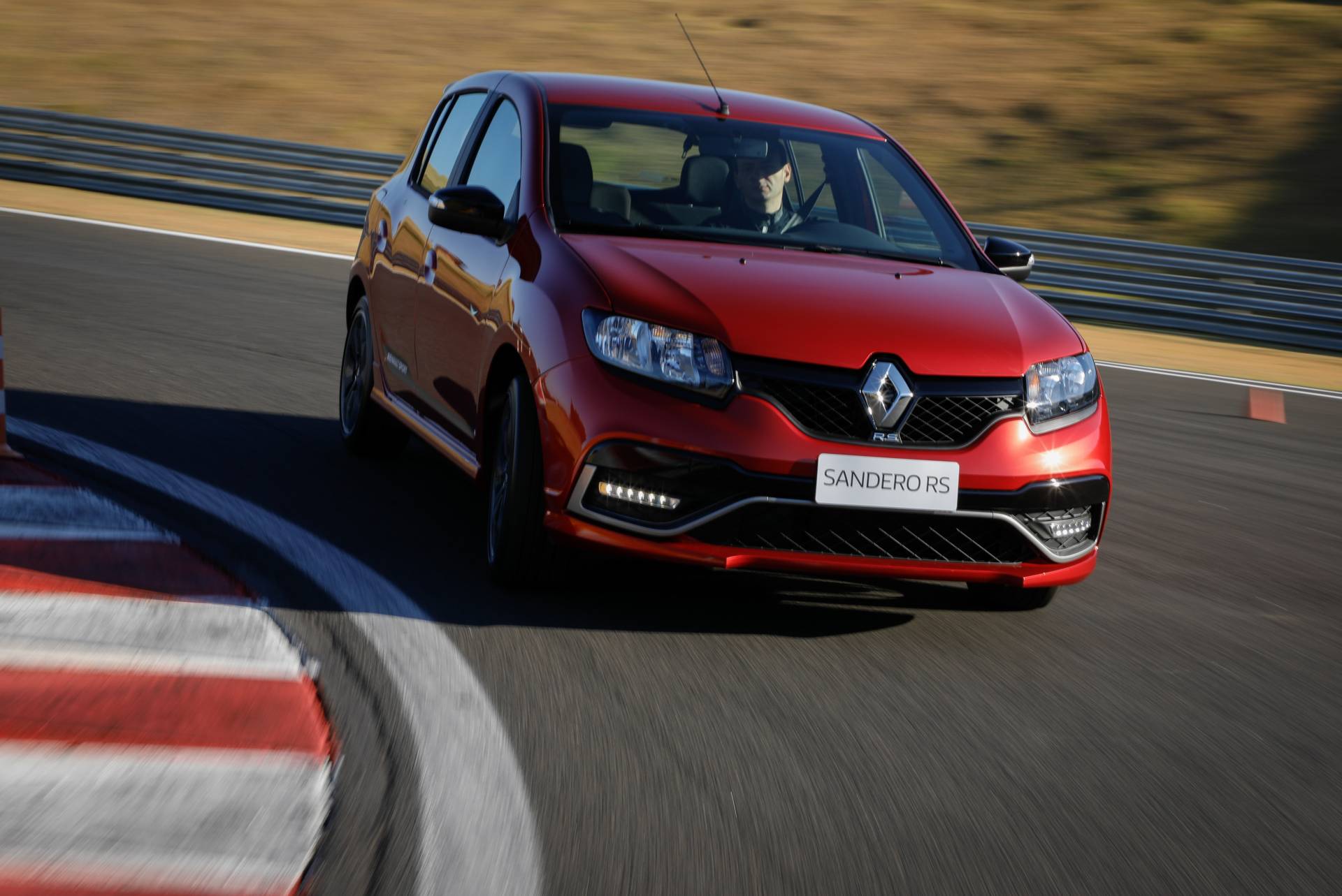 Renault a renunțat la versiunea de performanță Sandero RS