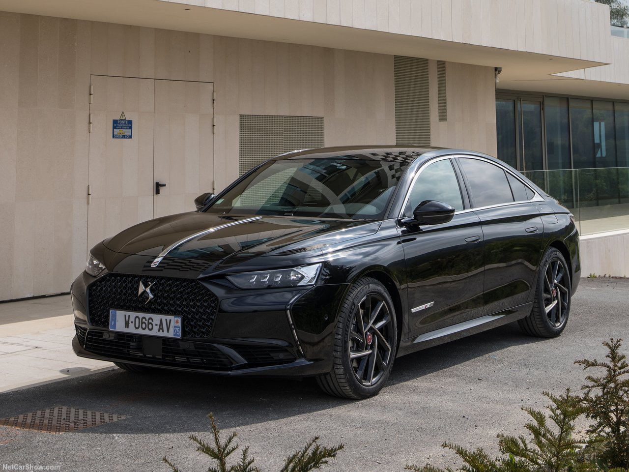 DS9 E-Tense 250, noua versiune plug-in hybrid a sedanului francez