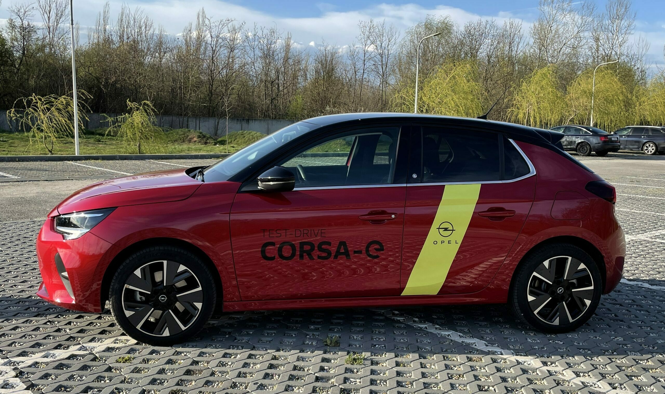 Prezentare video Opel Corsa-e. Noua generație Corsa oferă în premieră o ...
