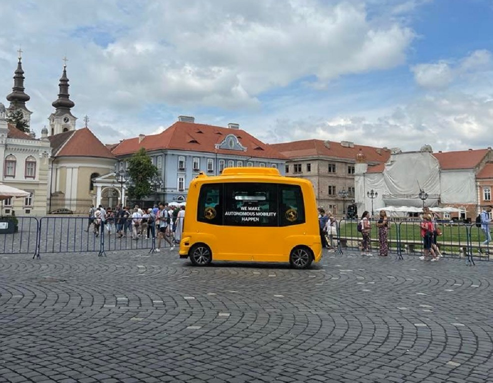 Primul vehicul complet autonom a fost prezentat în România: propulsat ...