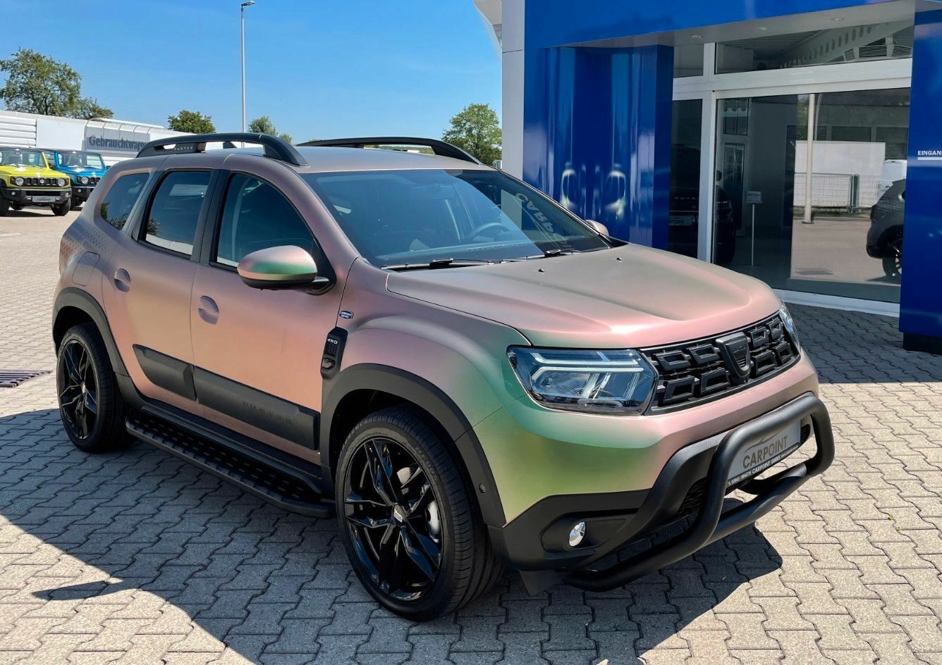 Cea mai scumpă Dacia Duster se vinde în Germania. A primit o culoare ...