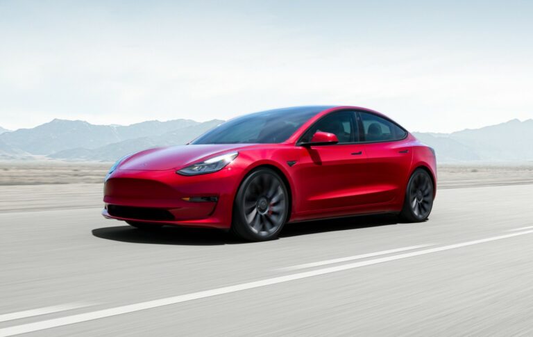 Ce prețuri au modelele Tesla vândute în România și care sunt datele ...