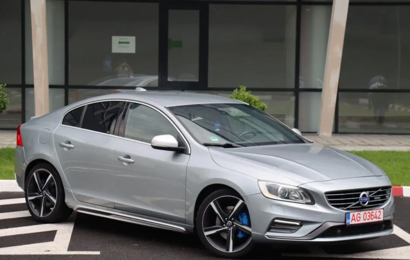 Un Volvo S60 bine dotat se vinde pe Autovit. Cât costă unul dintre cele mai sigure sedanuri