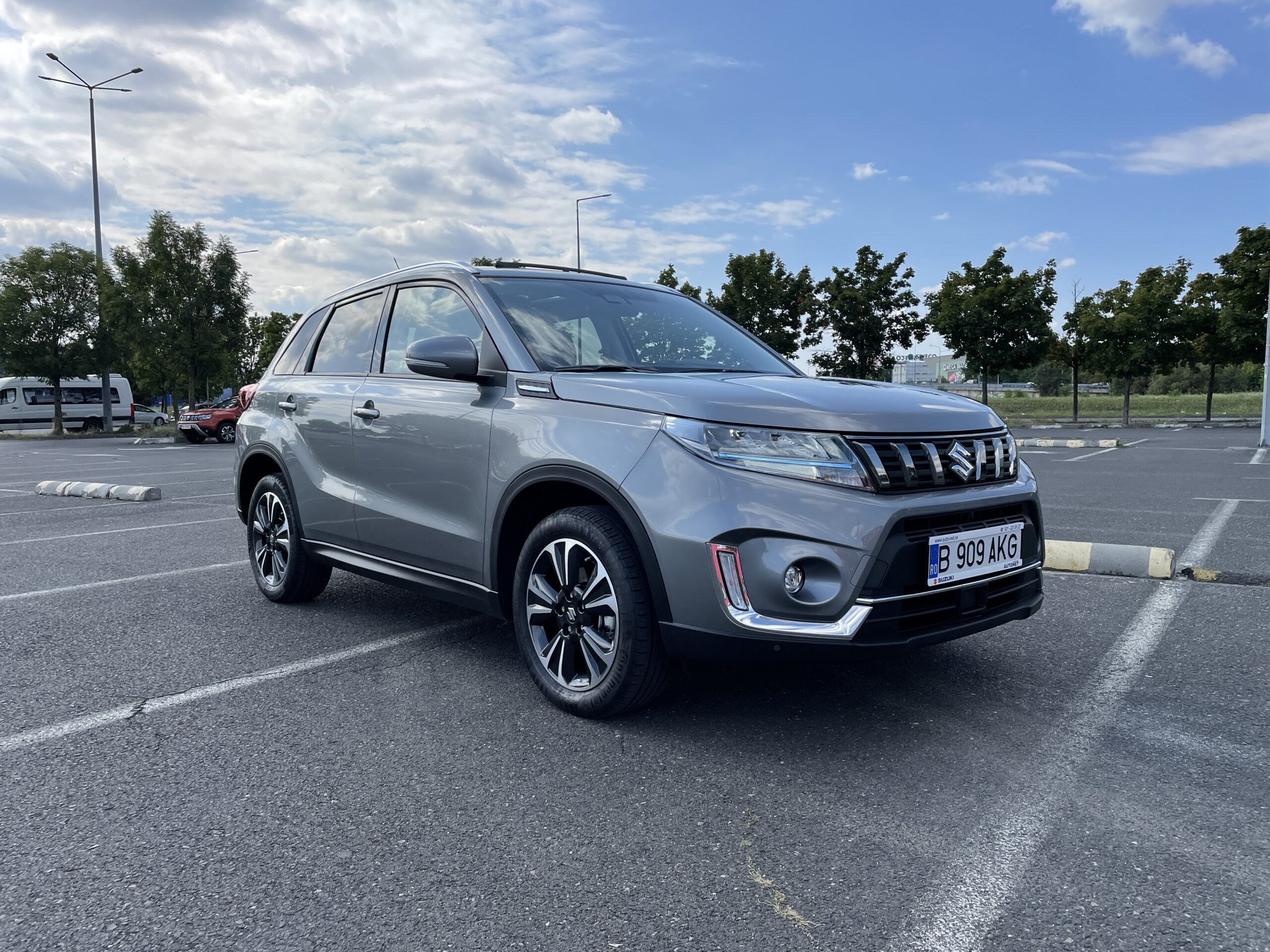 Prezentare Suzuki Vitara. Ce aduce nou una dintre alternativele SUV ...