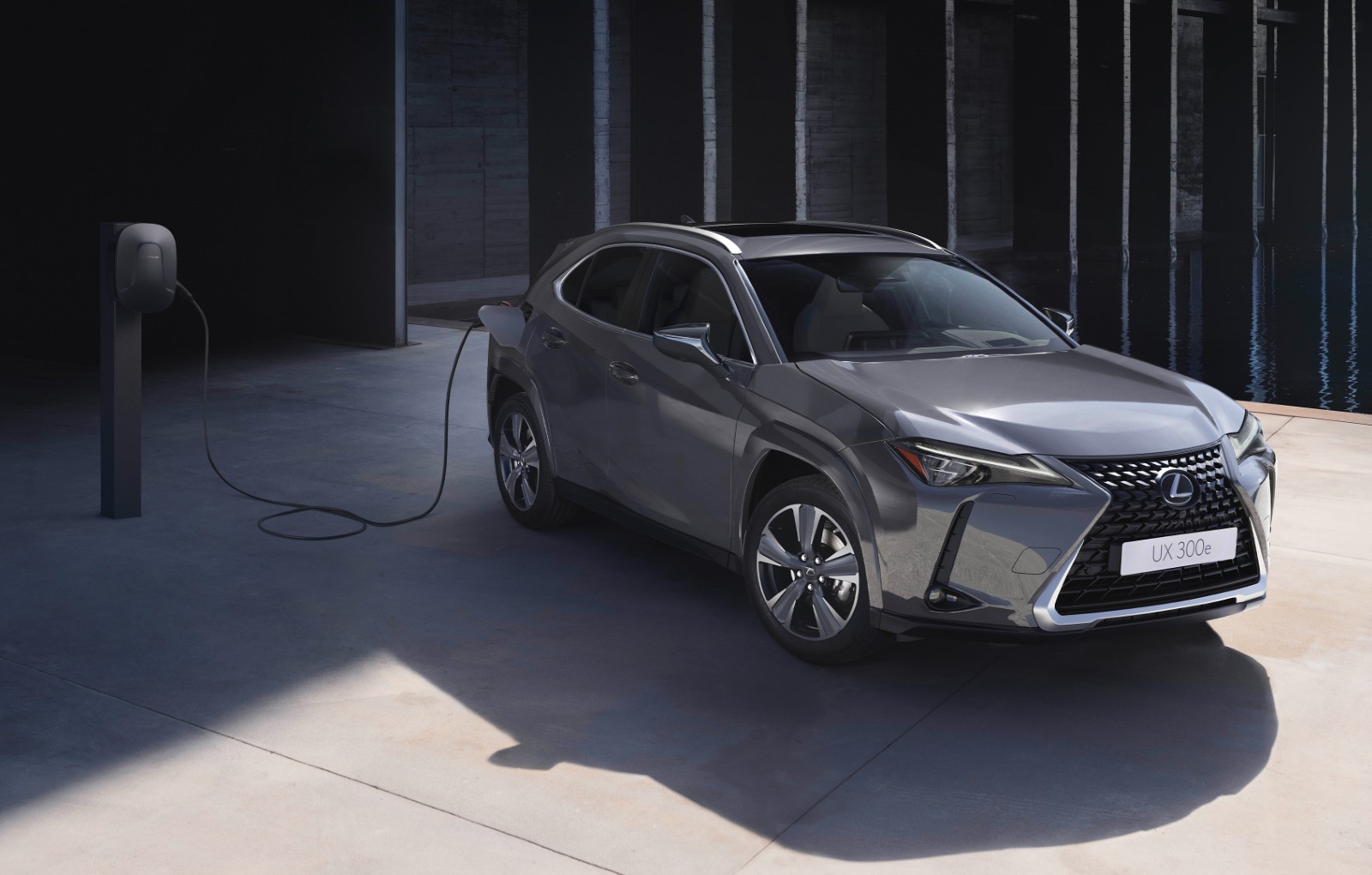 UX 300e: Primul SUV electric Lexus primește o versiune nouă cu mai ...