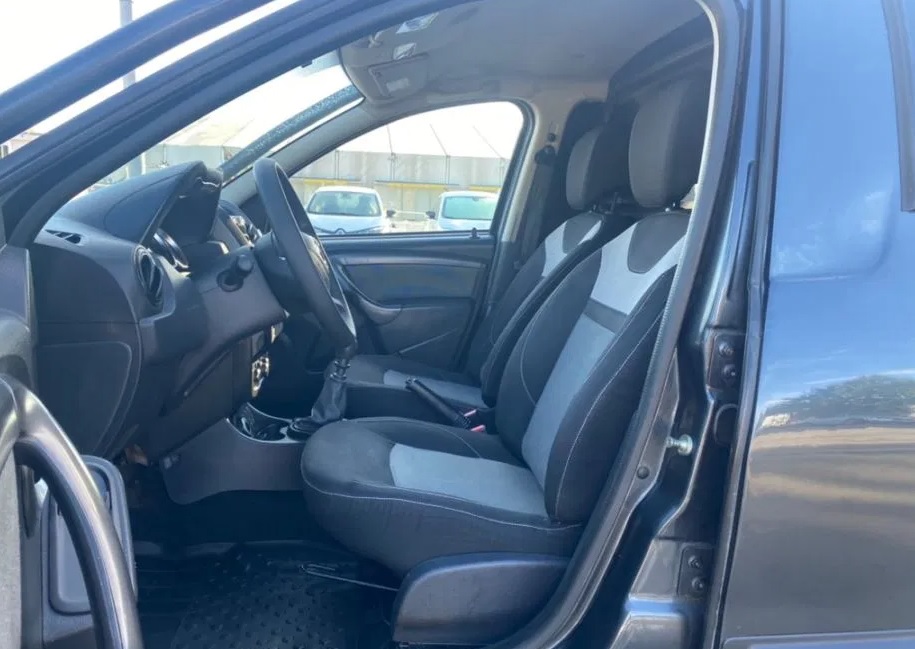 Cu cât se vinde o Dacia Duster autoutilitară pe Autovit? Mașina bună la ...