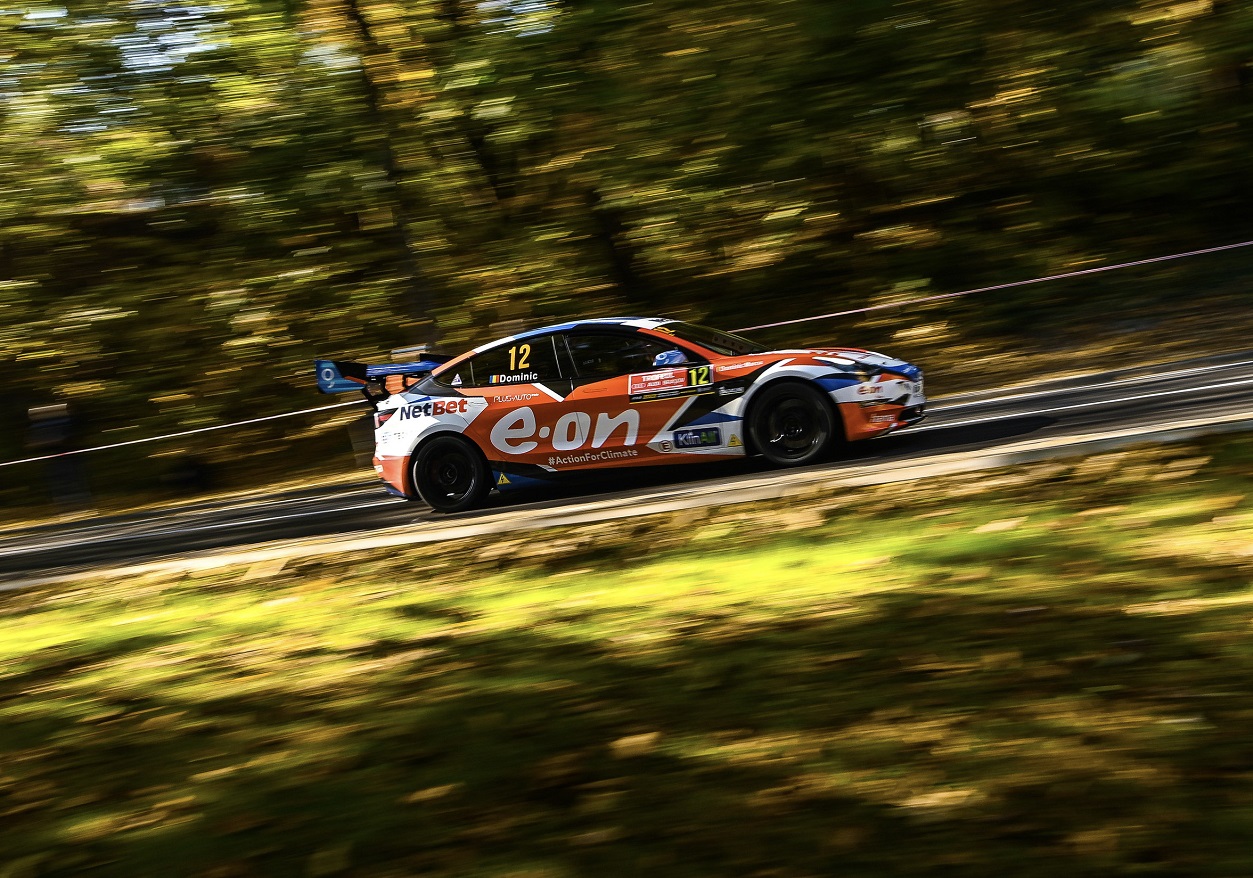 Prima Tesla de curse din România, la finala sezonului CNVC 2022 de la ...